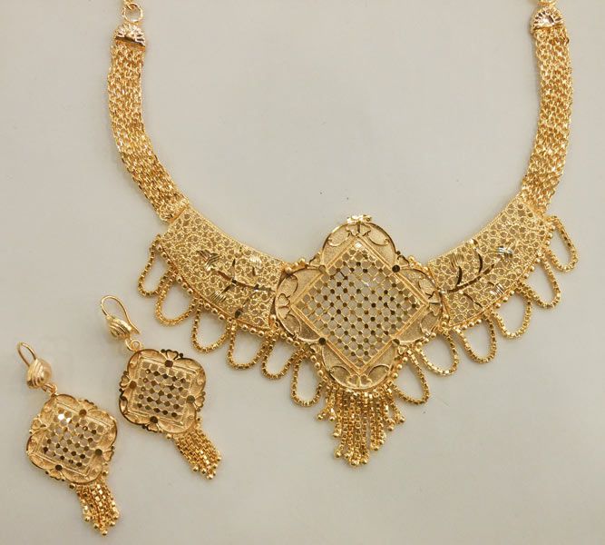 Golden Necklace Dealers in Opera House, Mumbai | Golden Necklace ...